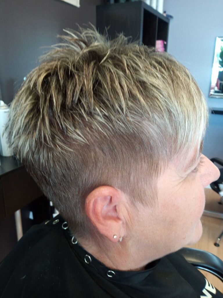 Belles et beaux – Changement d'Hair